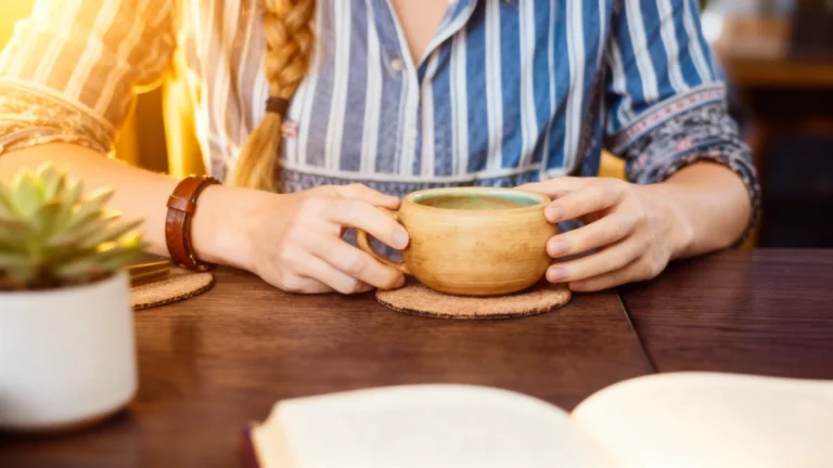 Cette boisson naturelle détruit l’arthrose : des milliers de patients ...